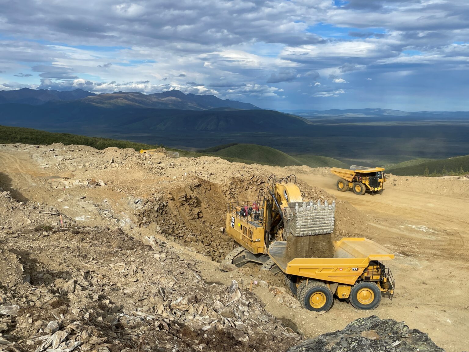 Contract Surface Gold Mine - Kiewit Corporation